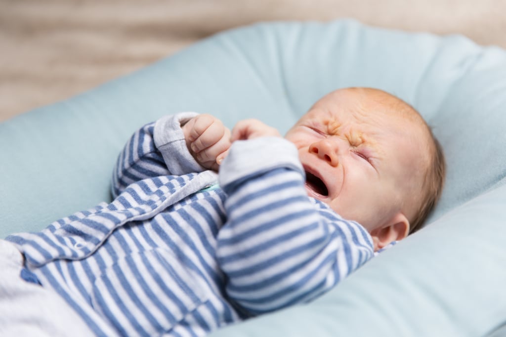Bébé qui pleure: comment faire ? - Areu Bébé