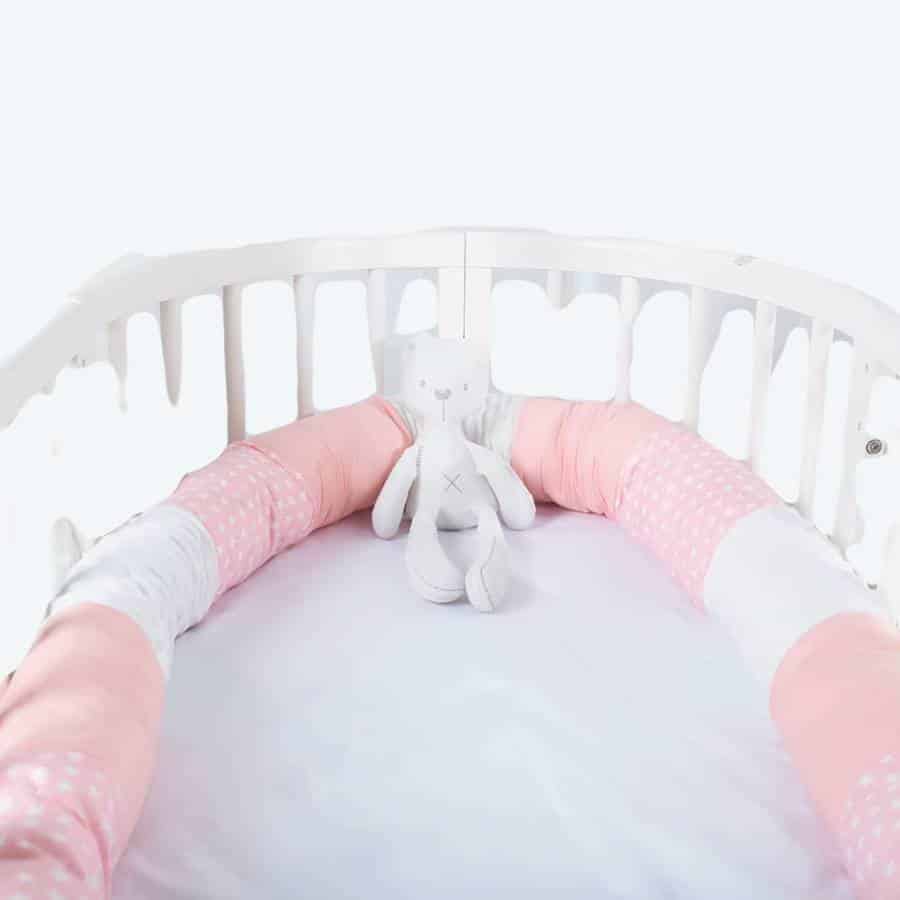 Tour de lit rond rose avec motifs étoiles - Areu Bébé